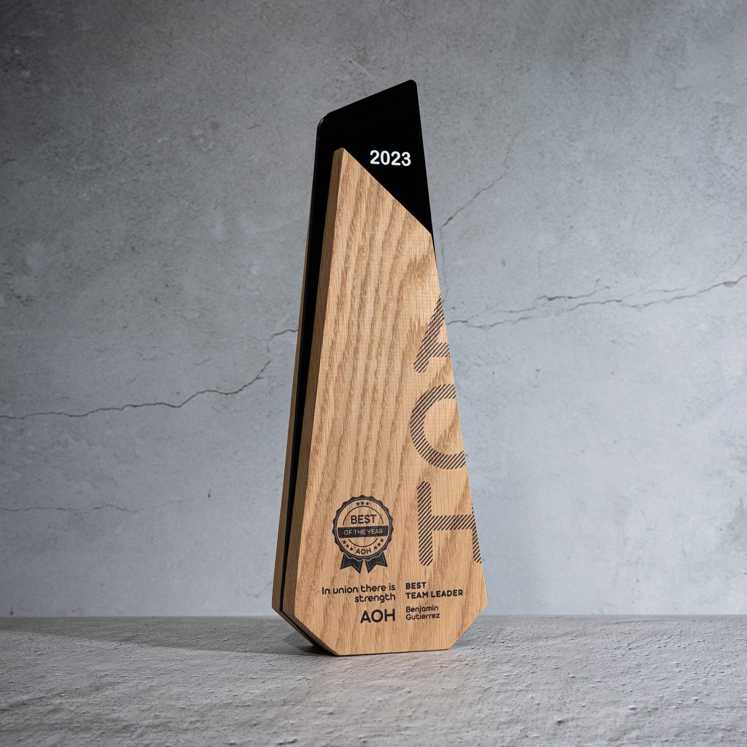 Eclipse Oak Trophy – Handmade and unique design awards